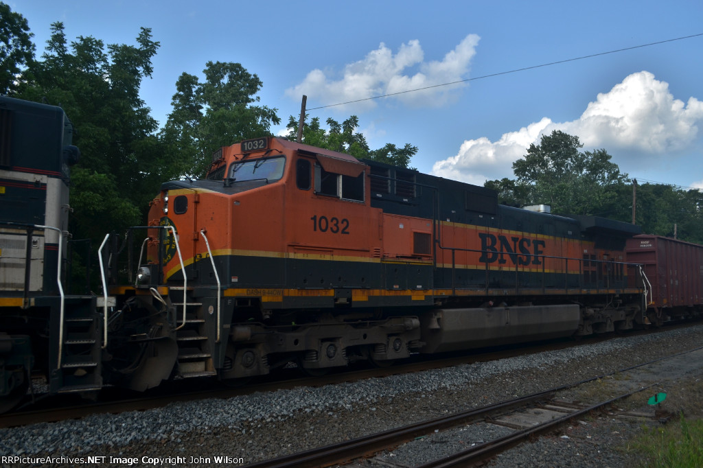 BNSF 1032